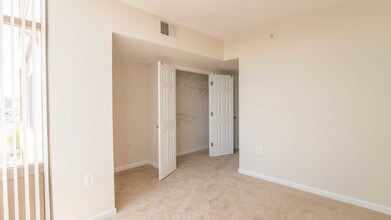 The Reserve at Clarendon Centre Rentals - Arlington, VA | Apartments.com