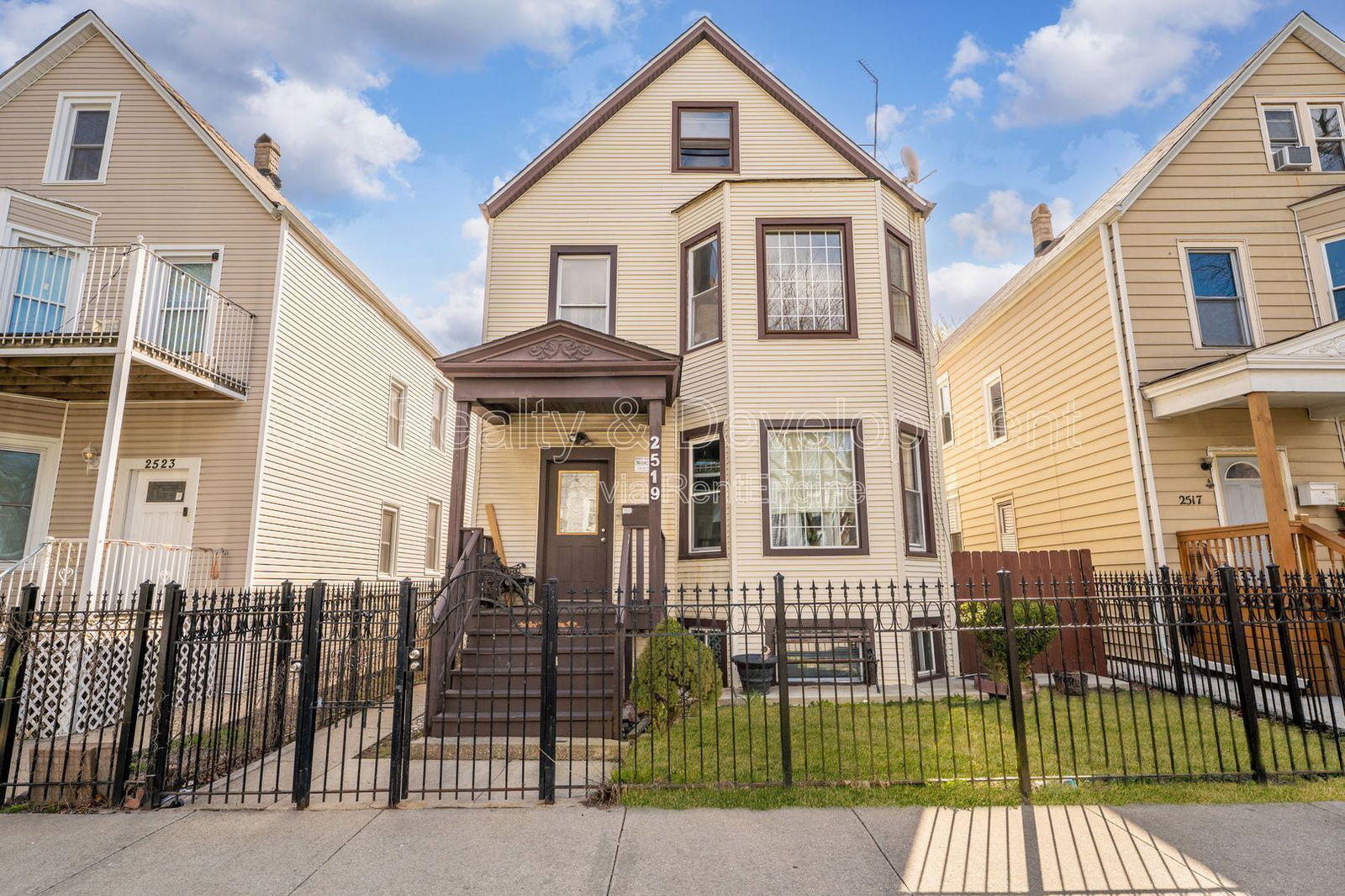 2519 N Hamlin Ave Unit B, Chicago, IL 60647 - Room for Rent in Chicago ...