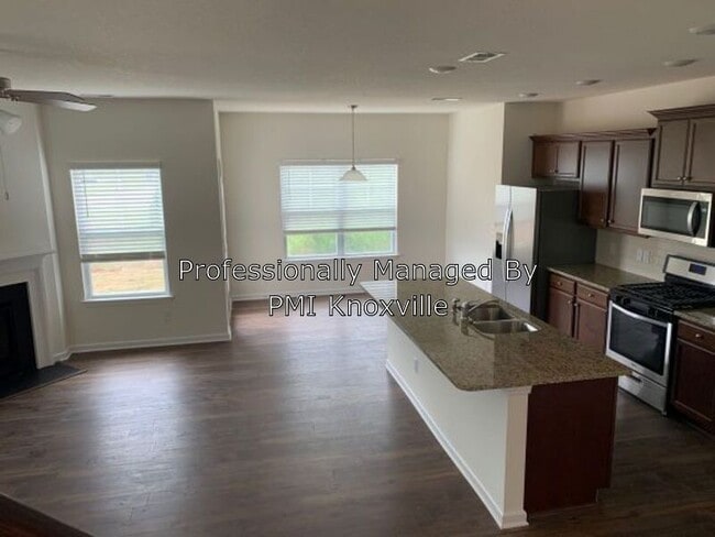 521 Smoky Crossing Way, Seymour, TN 37865 - House Rental in Seymour, TN ...