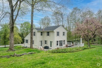 Mount Kisco Heights Apartments for Rent with a Swimming Pool - Mount ...