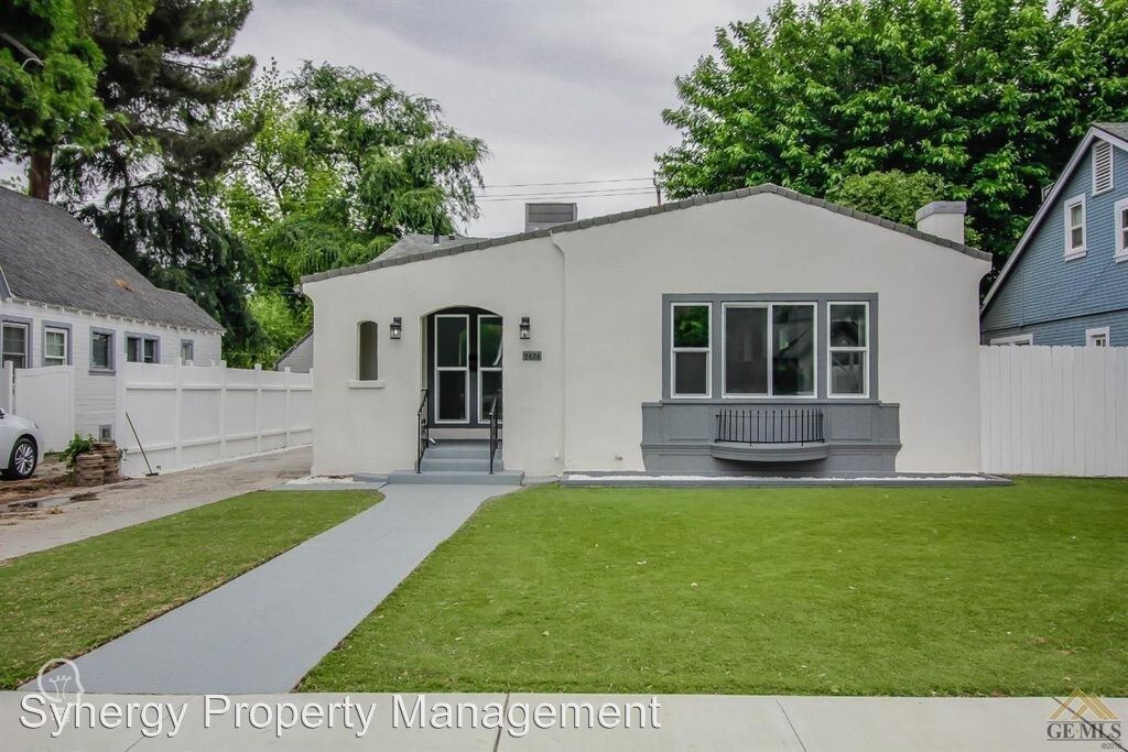 2624 San Emidio St, Bakersfield, CA 93304 - Room for Rent in ...