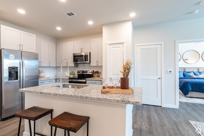 Spring Branch East Apartments for Rent with Hardwood Floors - Houston ...