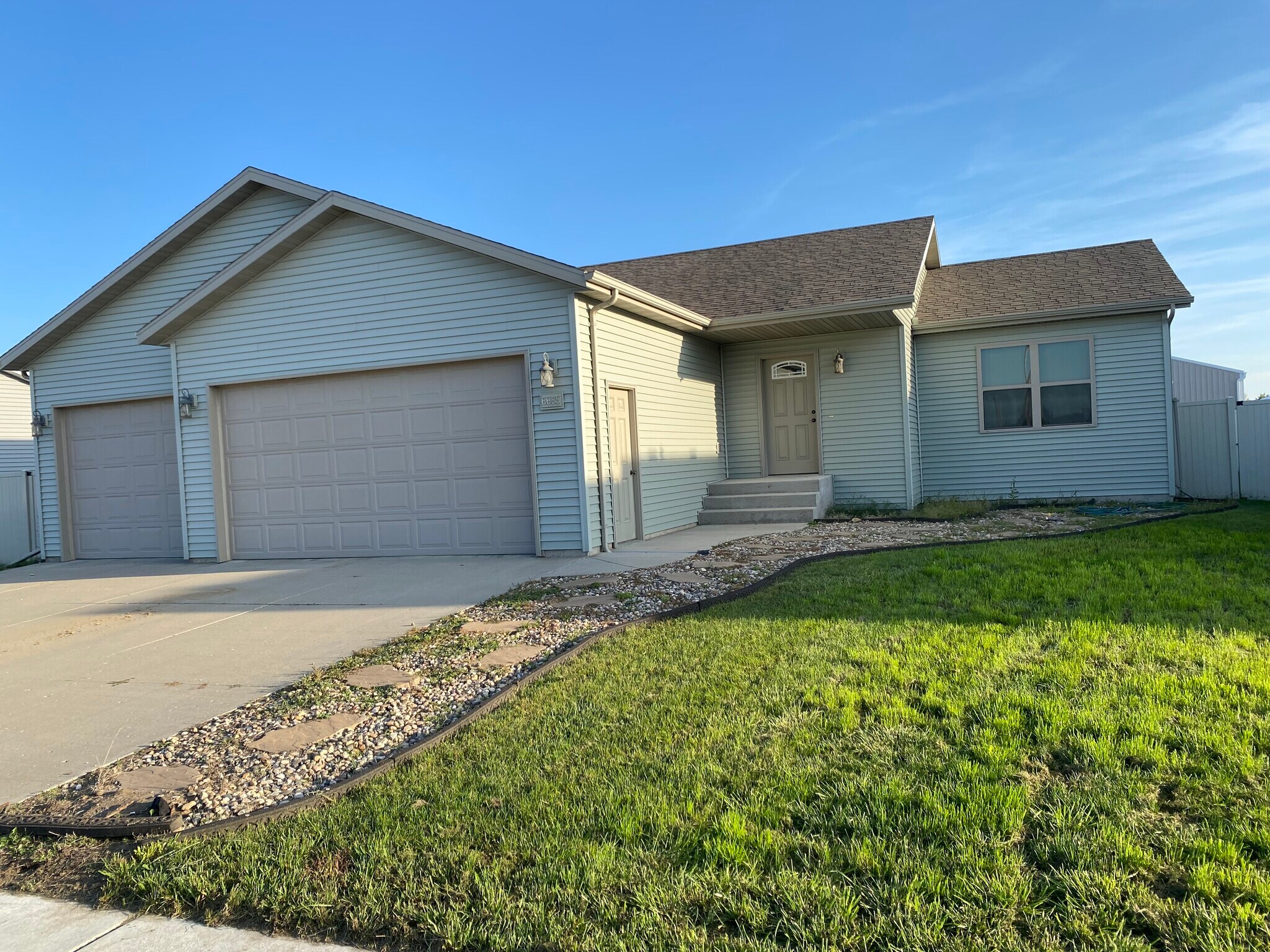 6685 Dolan Dr, Lincoln, ND 58504 - House Rental in Lincoln, ND ...