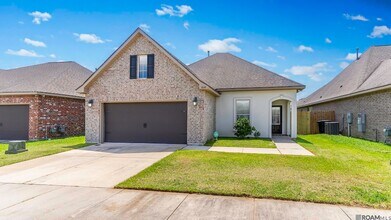 Hunters Trace Apartments for Rent with a Dog Park - Baton Rouge, LA ...