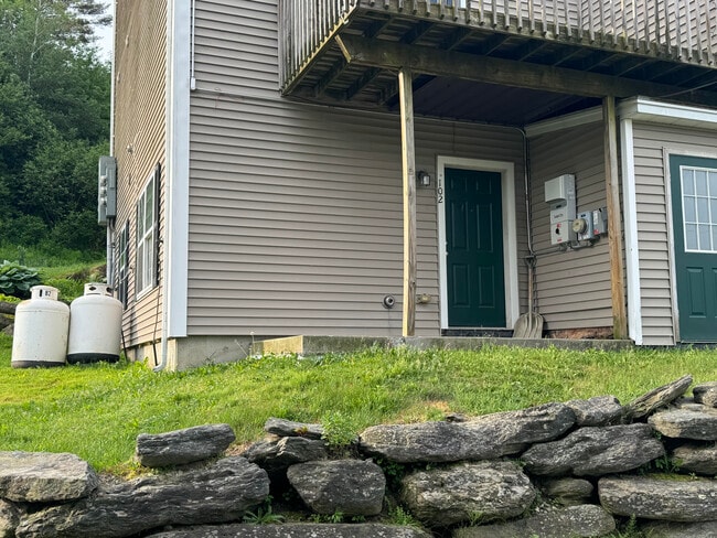 Apartments for Rent with Yard in Highgate Falls VT
