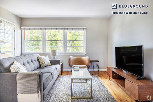 Durley Park Apartments for Rent with a Walk-In Closet - Venice, CA ...