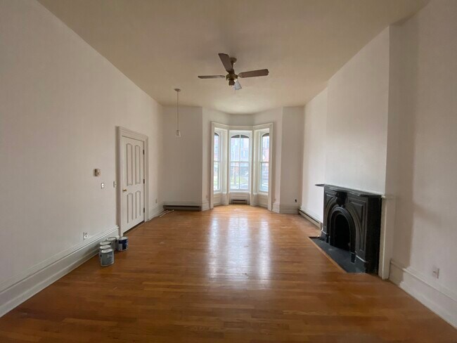 33 Clinton St Unit 2, Saratoga Springs, NY 12866 - 33 Clinton St ...