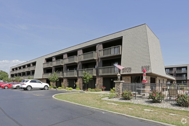 West Mound Apartments Apartments - 3707 N Northhaven Ct Decatur, IL ...