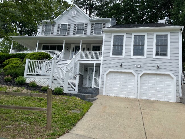 White Oak Manor Apartments for Rent with Hardwood Floors - Adelphi, MD ...