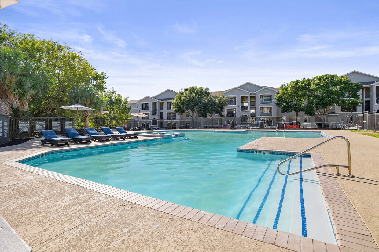 Southgate on Emerald - 102 Emerald Ash San Antonio, TX 78221 ...