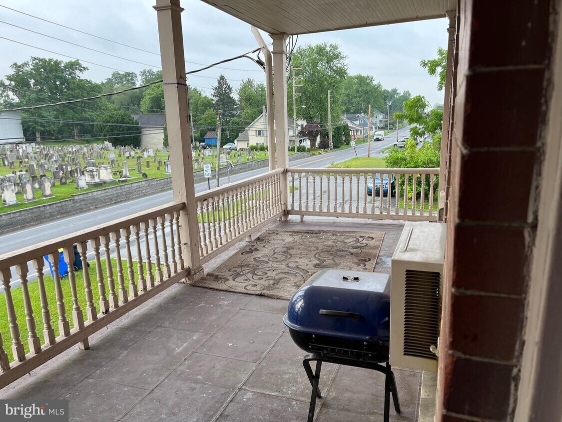 278 W Main St Unit 4, Leacock-Leola-Bareville, PA 17540 - Room for Rent ...