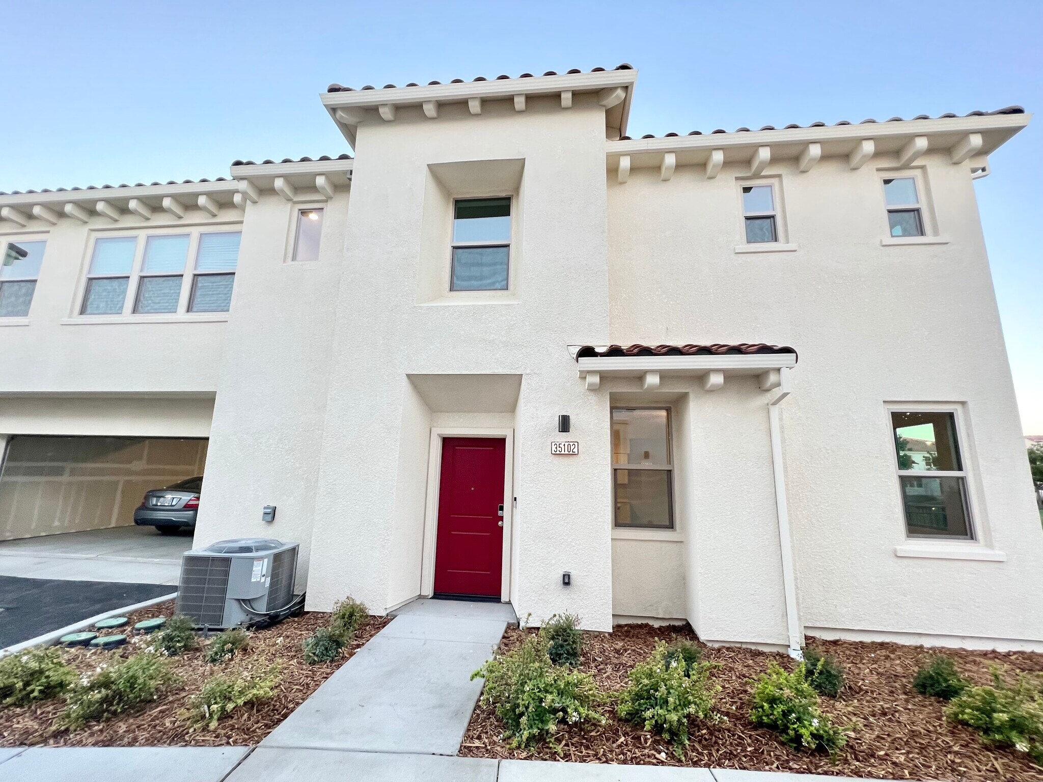 5301 E Commerce Way, Sacramento, CA 95835 - Townhome Rentals in ...