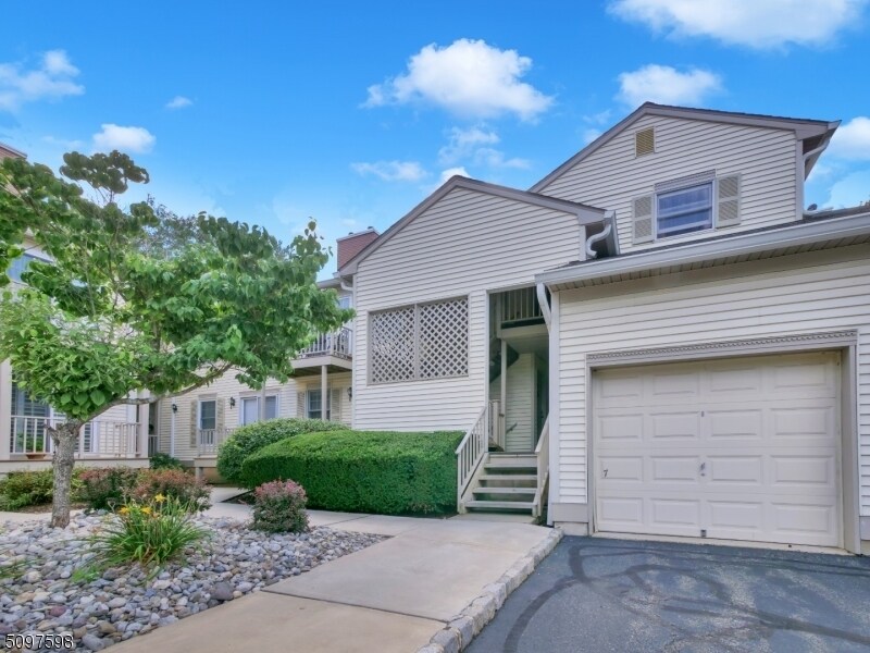 7 Commonwealth Dr, Basking Ridge, NJ 07920 - Townhome Rentals in ...
