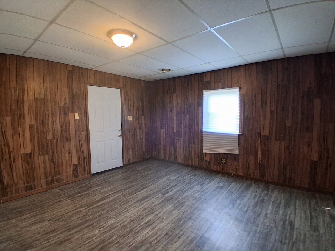 903 Jewell St, Danville, IL 61832 - Townhome Rentals in Danville IL ...