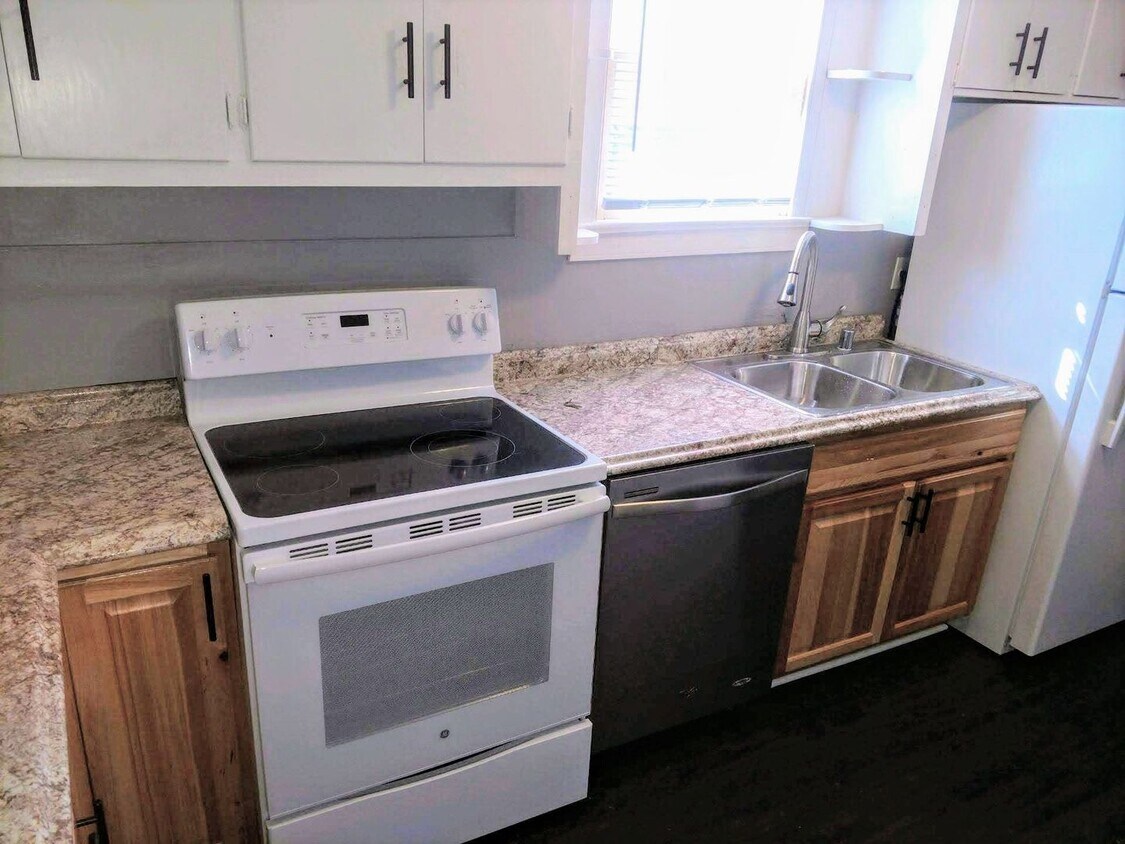 511 Liberty St Unit 511, Winona, MN 55987 - Room for Rent in Winona, MN ...