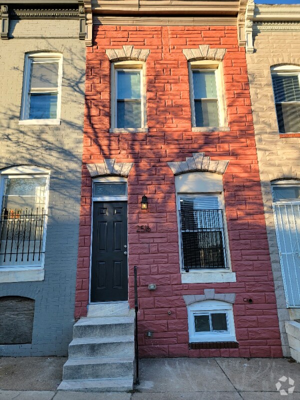 Patterson Place Apartments for Rent with Hardwood Floors - Baltimore ...