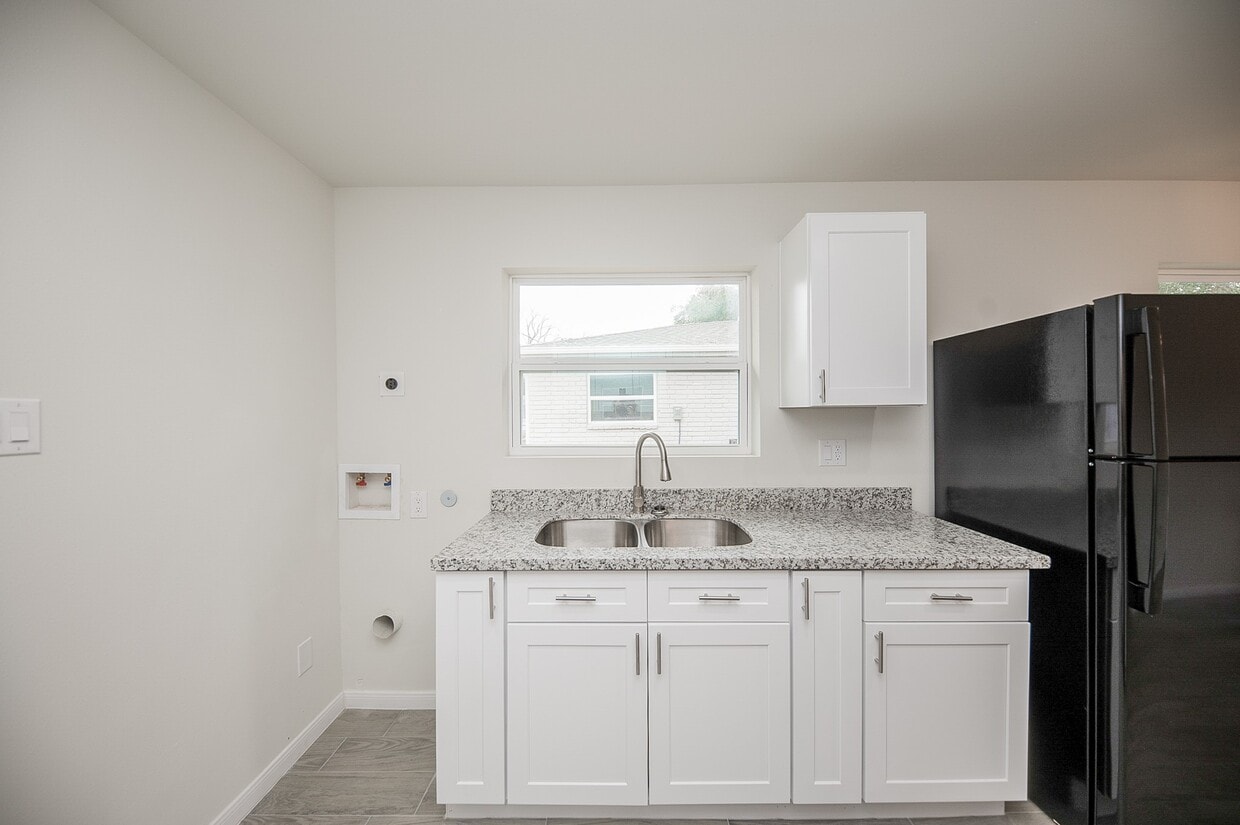 5040 Mallow St, Houston, TX 77033 - Townhome Rentals in Houston TX ...