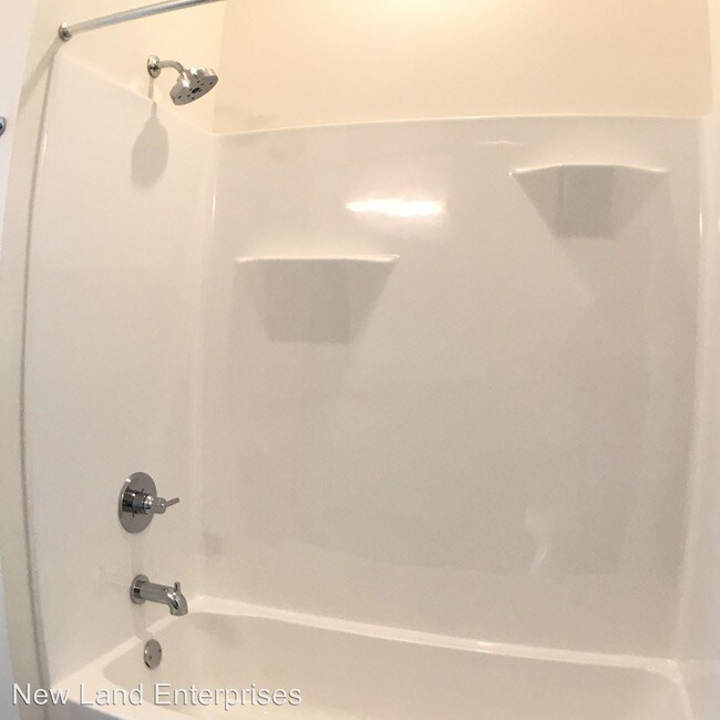 Encore Apartments - Milwaukee, WI | Apartments.com