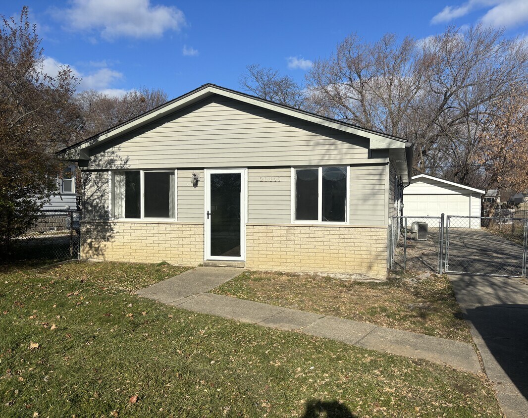 20441 Williamson St, Clinton Township, MI 48035 - House Rental in ...