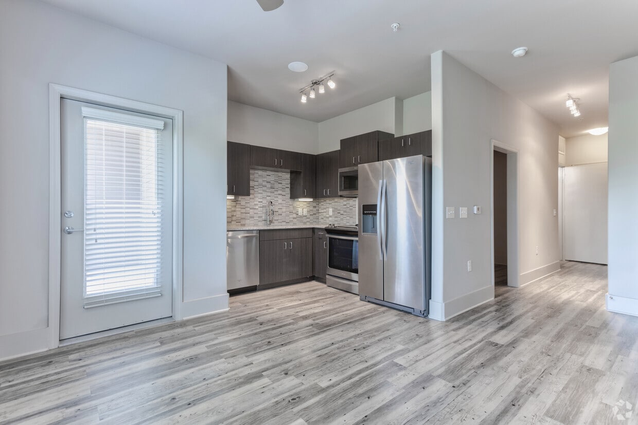 Modena - 8275 Walnut Hill Ln Dallas, TX 75231 | Apartments.com