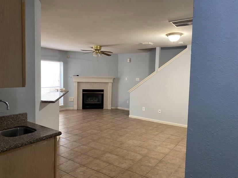 10405 Shadow Oaks Dr Unit 2B, Houston, TX 77043 - Condo for Rent in Houston, TX | Apartments.com