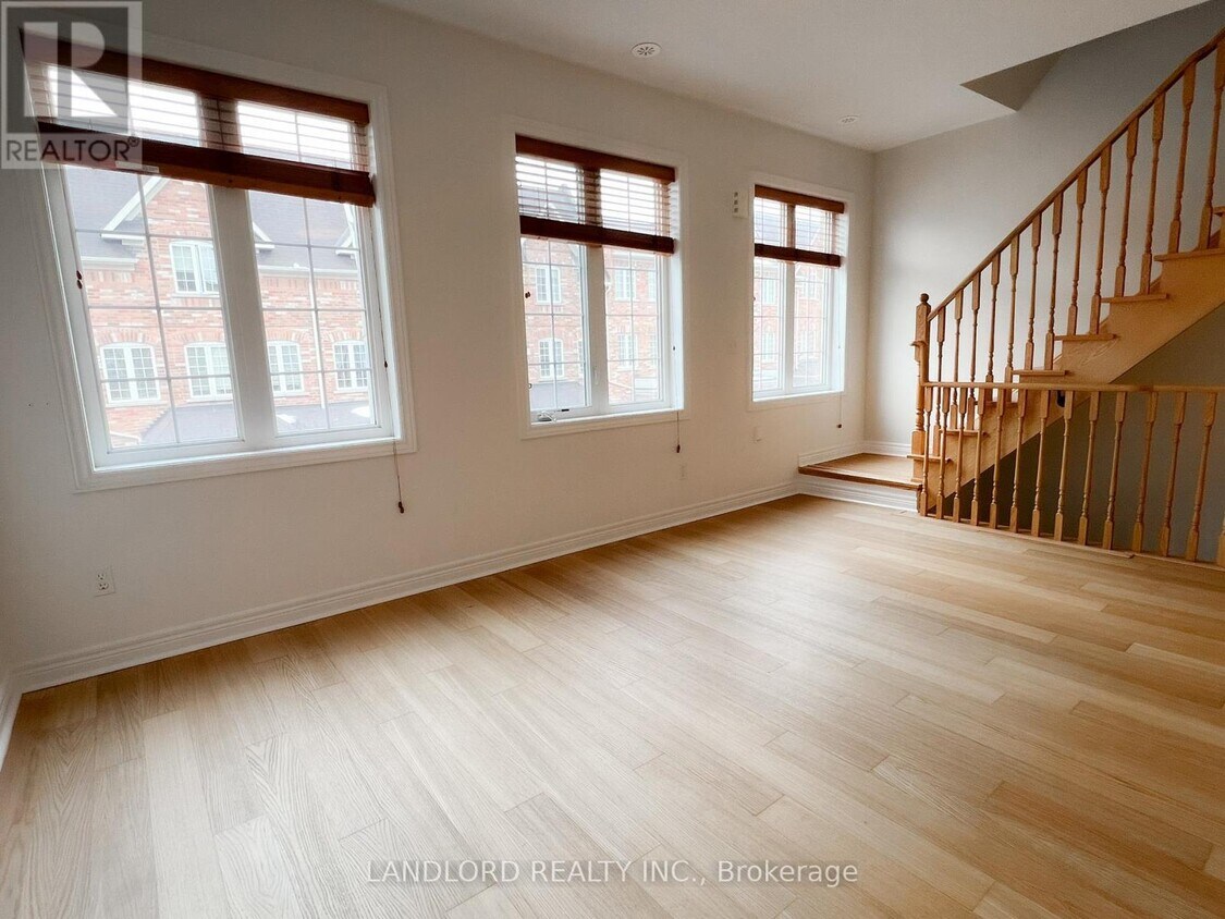 38 Carnahan Terrace, Toronto, ON M4E 0B2 - Maison à Louer à Toronto, ON ...