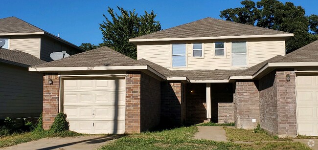 Duplex For Rent in Dallas TX