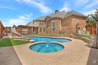 Windsor Ridge Apartments for Rent with Hardwood Floors - Irving, TX ...