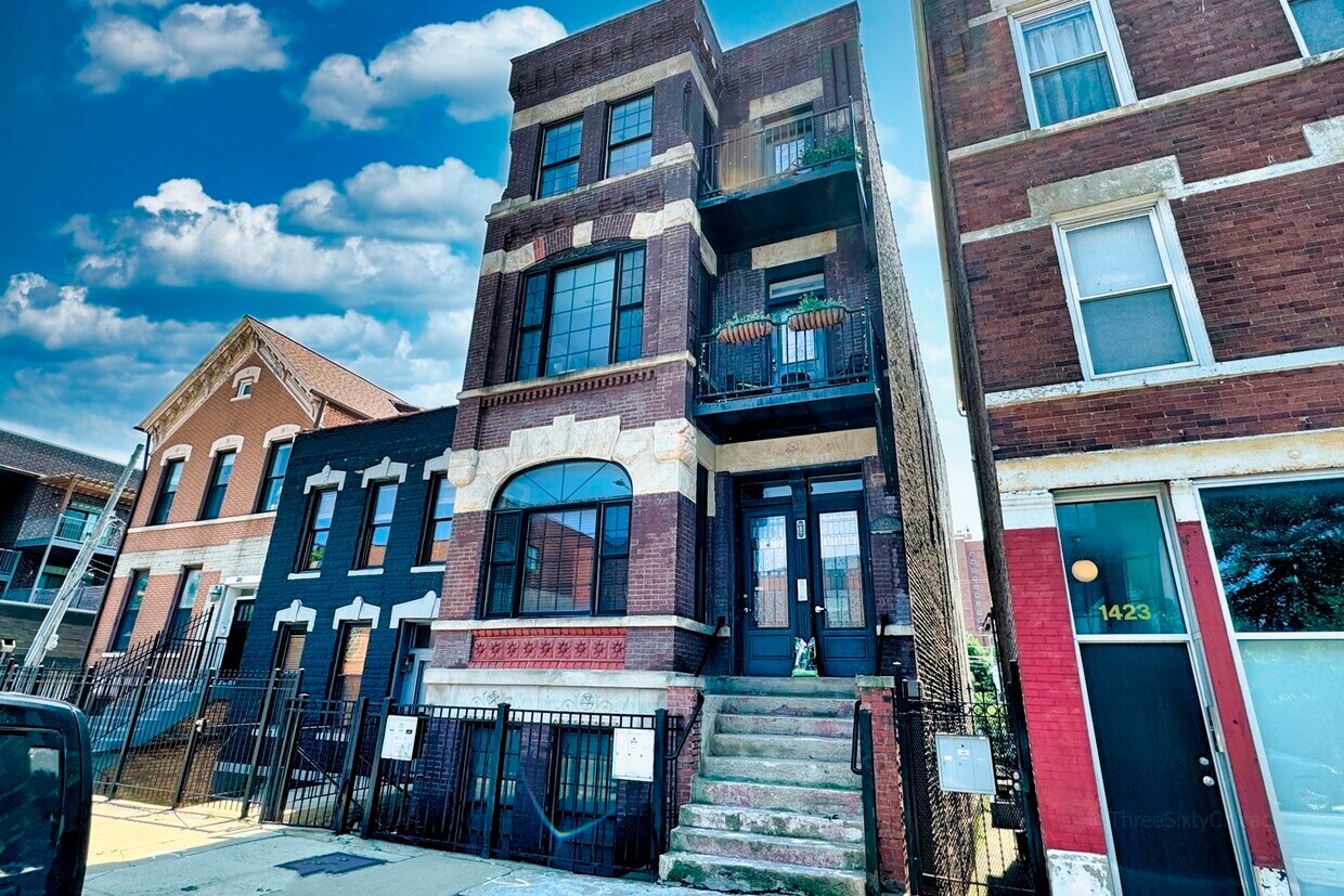 1421 W Augusta Blvd, Chicago, IL 60642 - House Rental in Chicago, IL ...