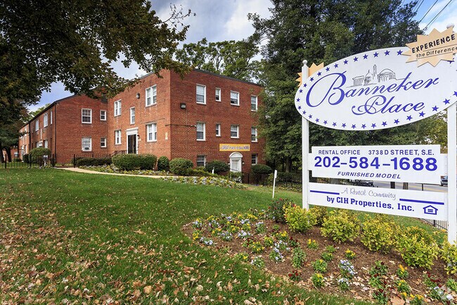 Stoddert Terrace Apartments for Rent with a Walk-In Closet - Washington ...