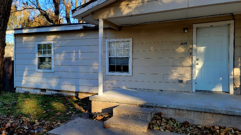 1019 NE 3rd St, Pryor, OK 74361 | Apartments.com