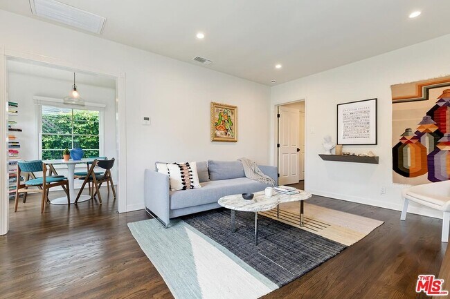 11347 Waterford St, Los Angeles, CA 90049 - Condo for Rent in Los ...