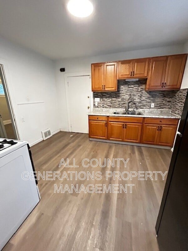 9612 Lamontier Ave, Cleveland, OH 44104 - Condo for Rent in Cleveland ...