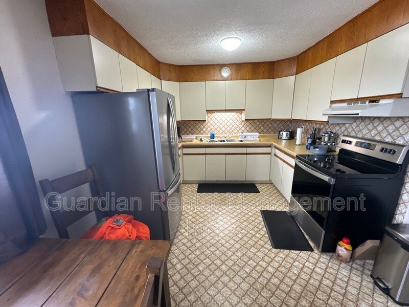 39 Kingsway Dr Unit Apt 6, Schreiber, ON P0T 2S0 - Condo for Rent in ...