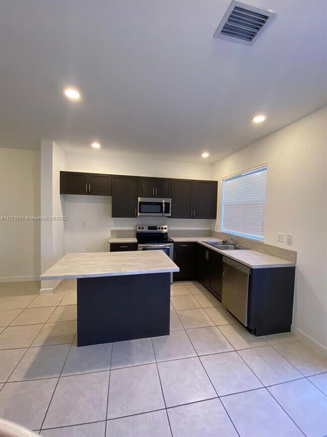 1624 SE 27th Ter, Homestead, FL 33035 - Townhome Rentals in Homestead ...