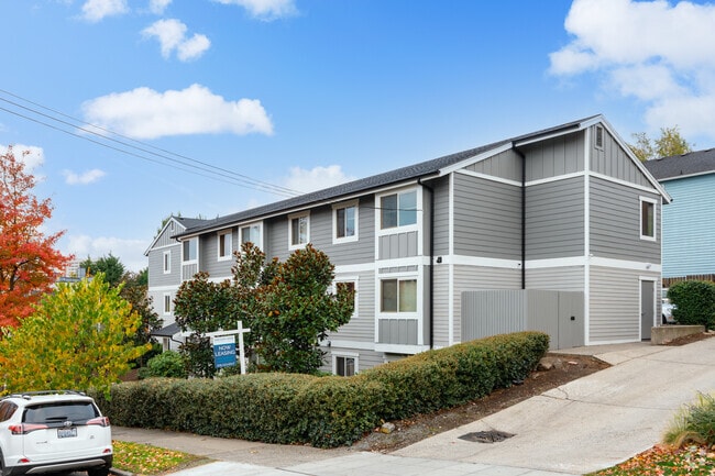Gregory Gene Apartments - 1500 E Cherry St Seattle, WA - Apartments for ...