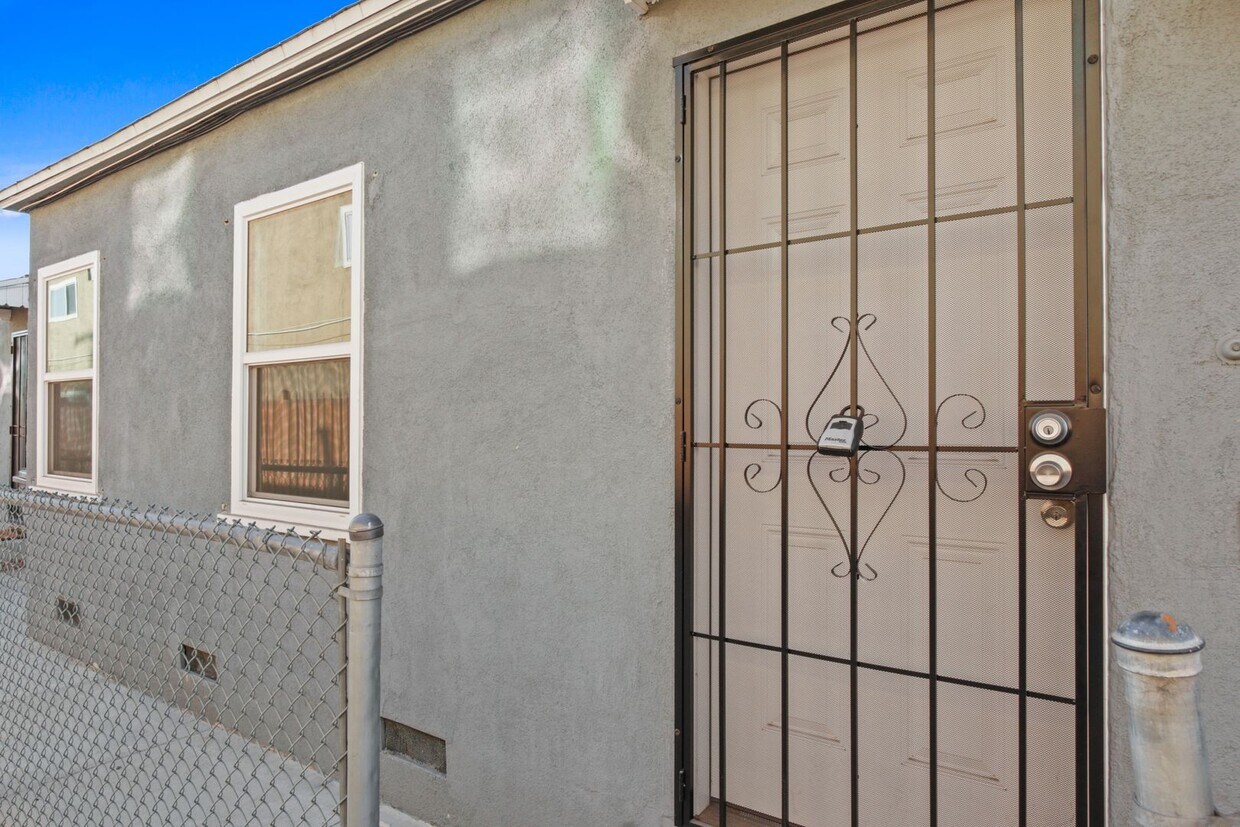 3569 Mulford Ave Unit D, Lynwood, CA 90262 - Room for Rent in Lynwood ...