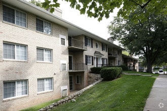 Fairfax Square Rentals - Fairfax, VA | Apartments.com