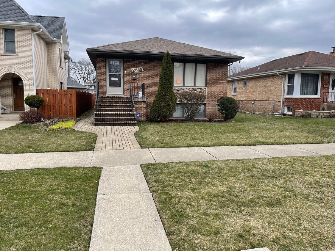 2549 Marwood St, River Grove, IL 60171 - House Rental in River Grove ...