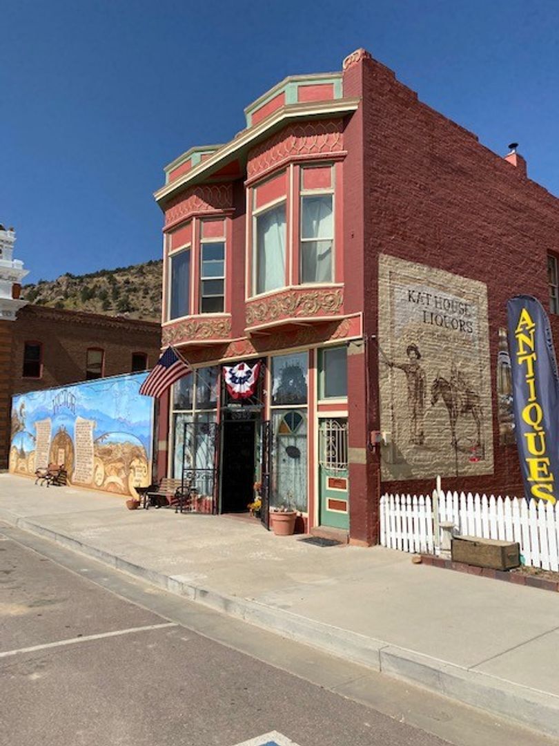 415 W Victor Ave Unit B, Victor, CO 80860 - Room for Rent in Victor, CO ...