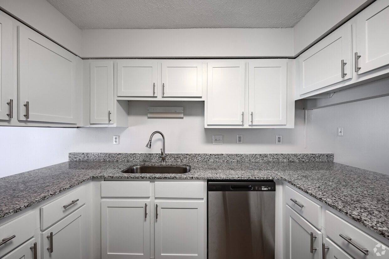 Eagle Creek by Spark Living - 4061 Eagle Roost Dr Indianapolis, IN ...