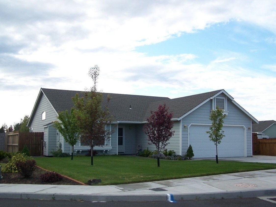 63040 Campion Way, Bend, OR 97701 - House Rental in Bend, OR ...
