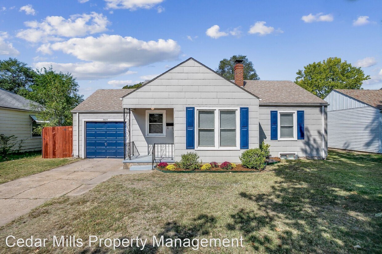 2420 Menlo St E, Wichita, KS 67211 - House Rental in Wichita, KS ...