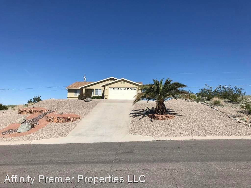 3073 Winterhaven Dr, Lake Havasu City, AZ 86404 - House Rental in Lake ...