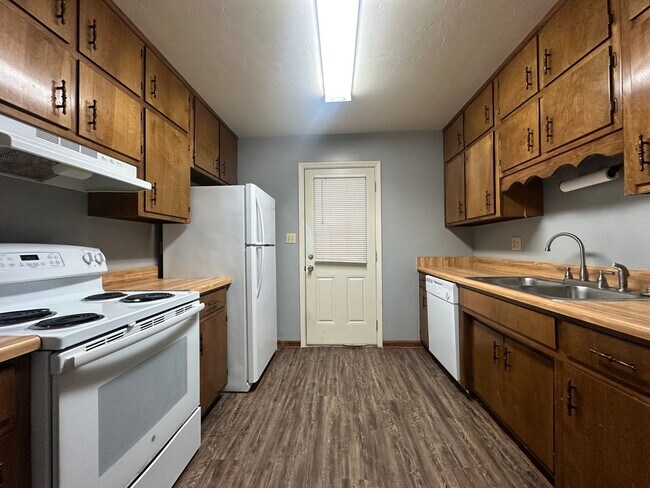 475 Teal Ln Unit D, Tallahassee, FL 32308 - Room for Rent in ...