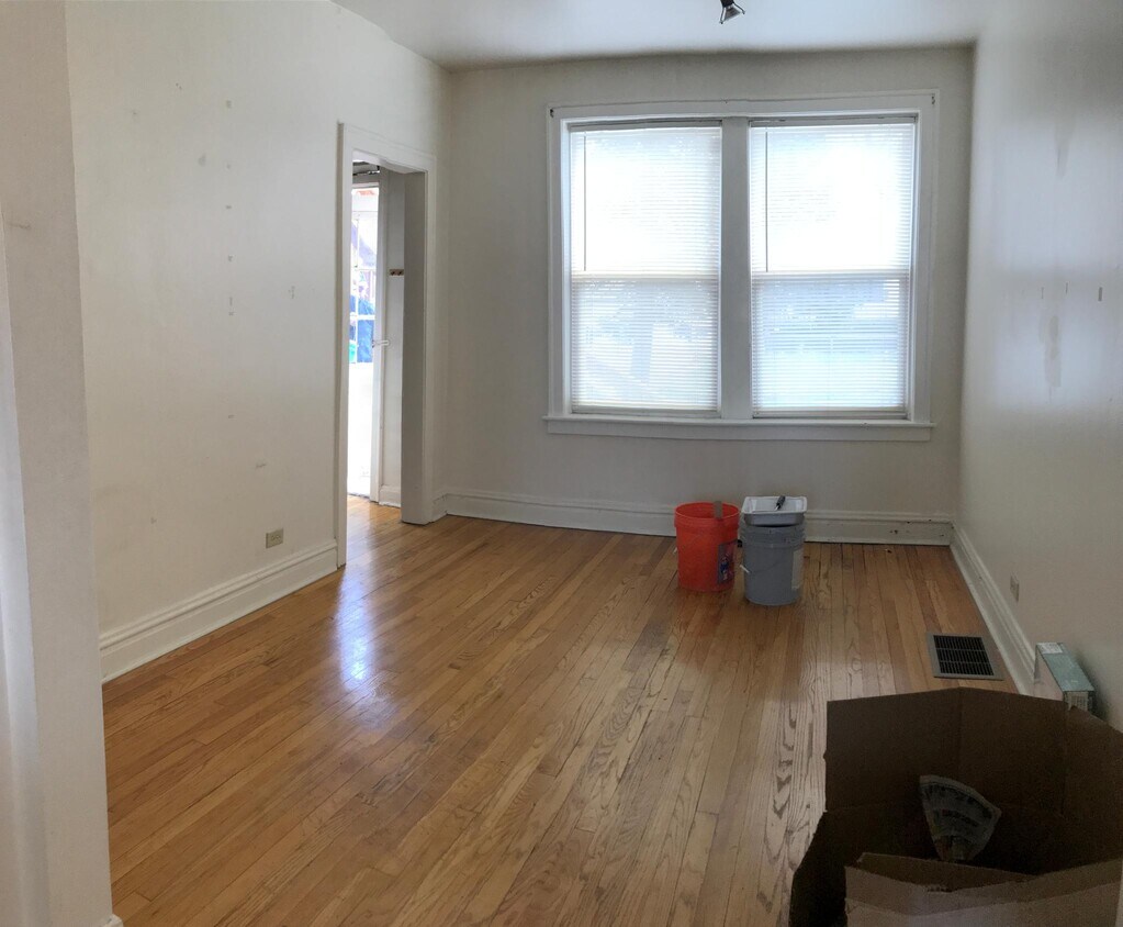 5207 N Latrobe Ave, Chicago, IL 60630 - Chicago, IL, 60630 | Apartments.com