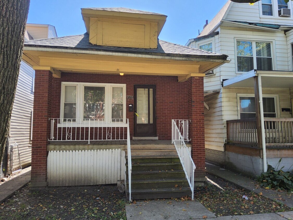 725 E 92nd St, Chicago, IL 60619 - House Rental in Chicago, IL ...