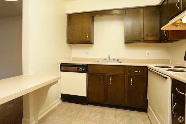 Cardinal Village Apartments Apartments - Louisville, KY | Apartments.com