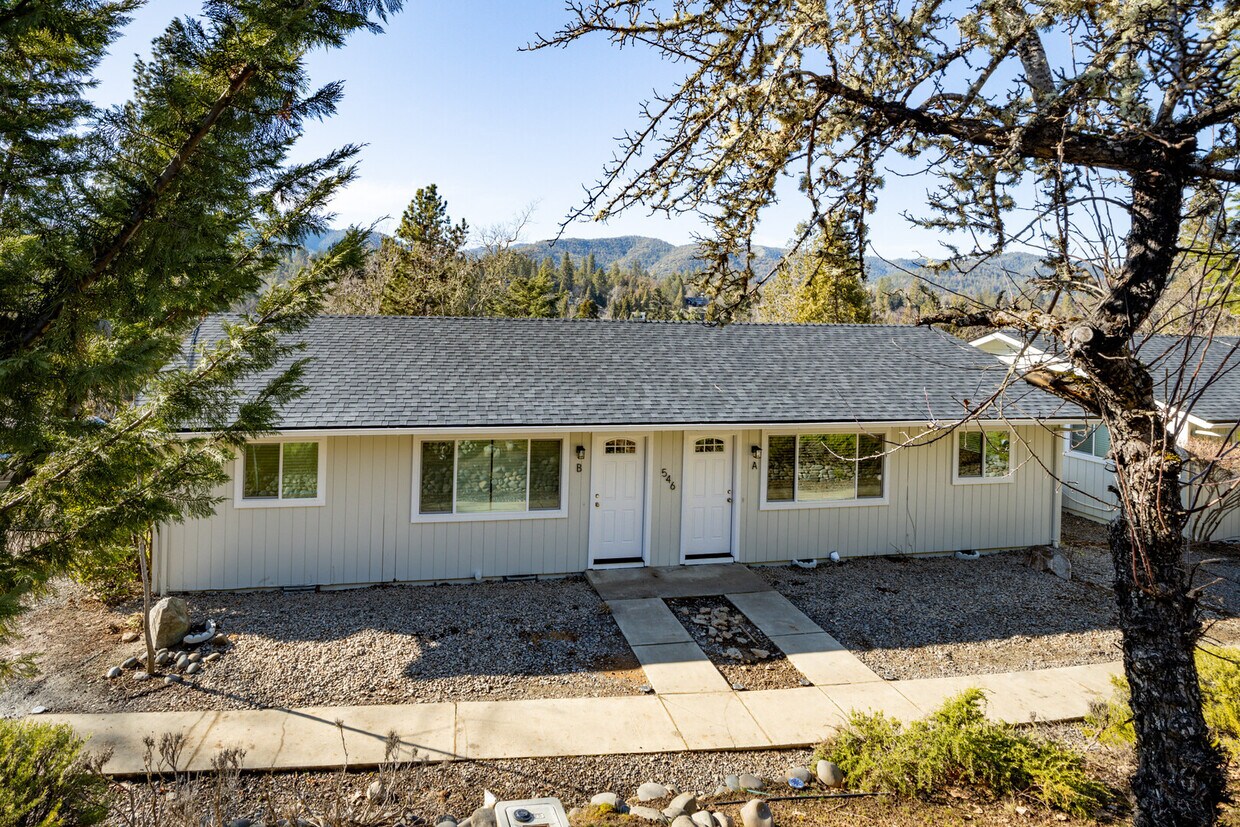 546 S 5th St, Jacksonville, OR 97530 - Townhome Rentals in Jacksonville ...