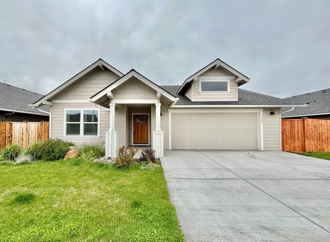 1785 NE 4th St, Redmond, OR 97756 - House Rental in Redmond, OR ...